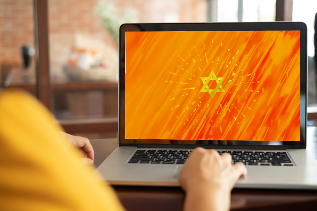 The Jewish Internet Helped Me Claim My Sephardic Jewish Heritage - Hey Alma