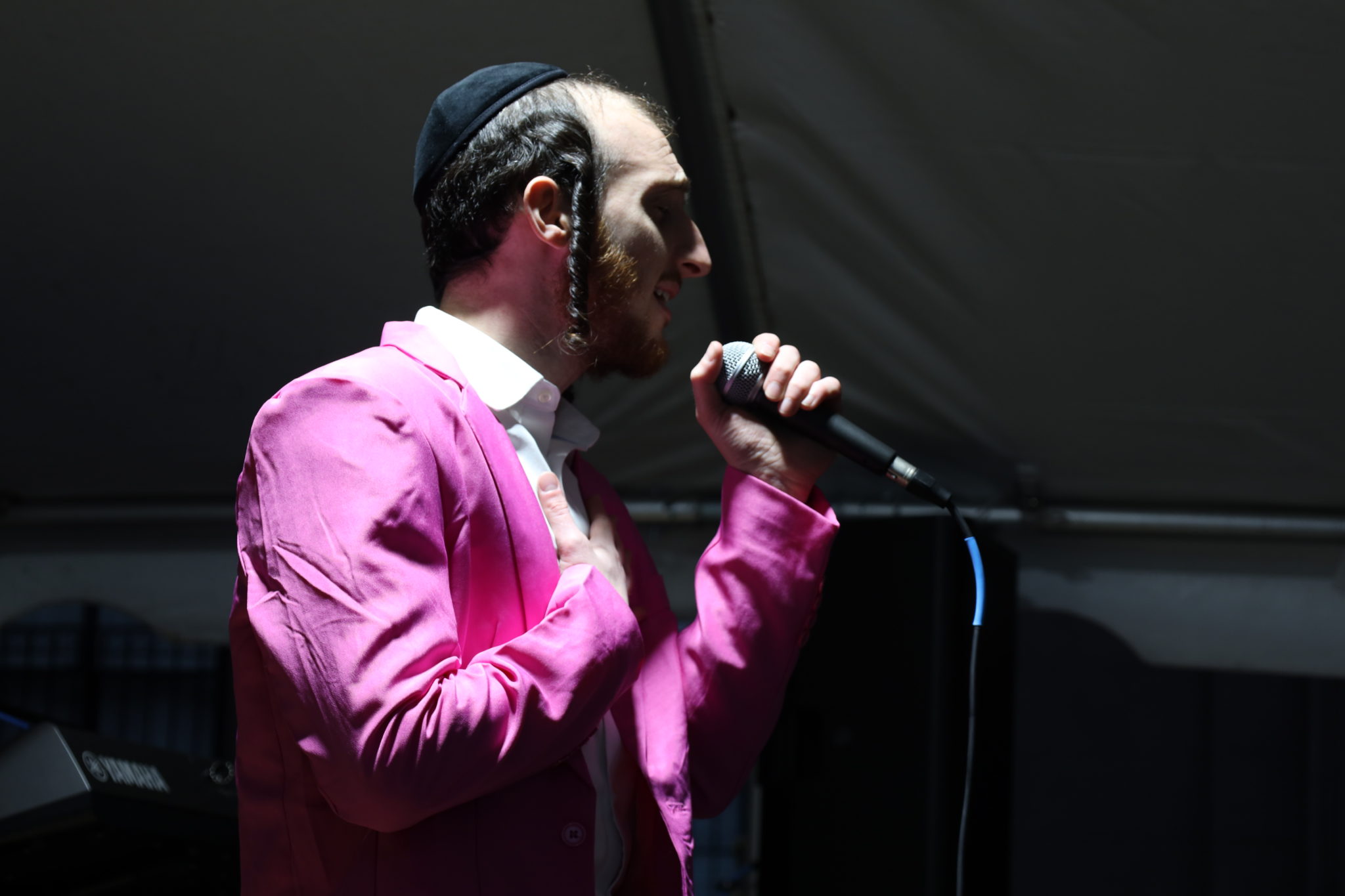 Shulem Lemmer's Music Brings Light to Darkness - Hey Alma