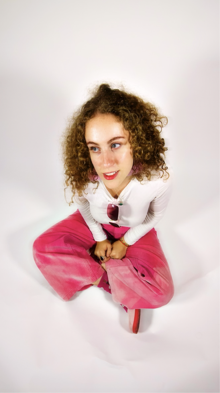 Psychedelic Jewish Singer Kinneret Wants You to Learn Her Name - Hey Alma