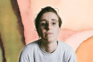 18 Things to Know About Jewish Comedian Robby Hoffman - Hey Alma