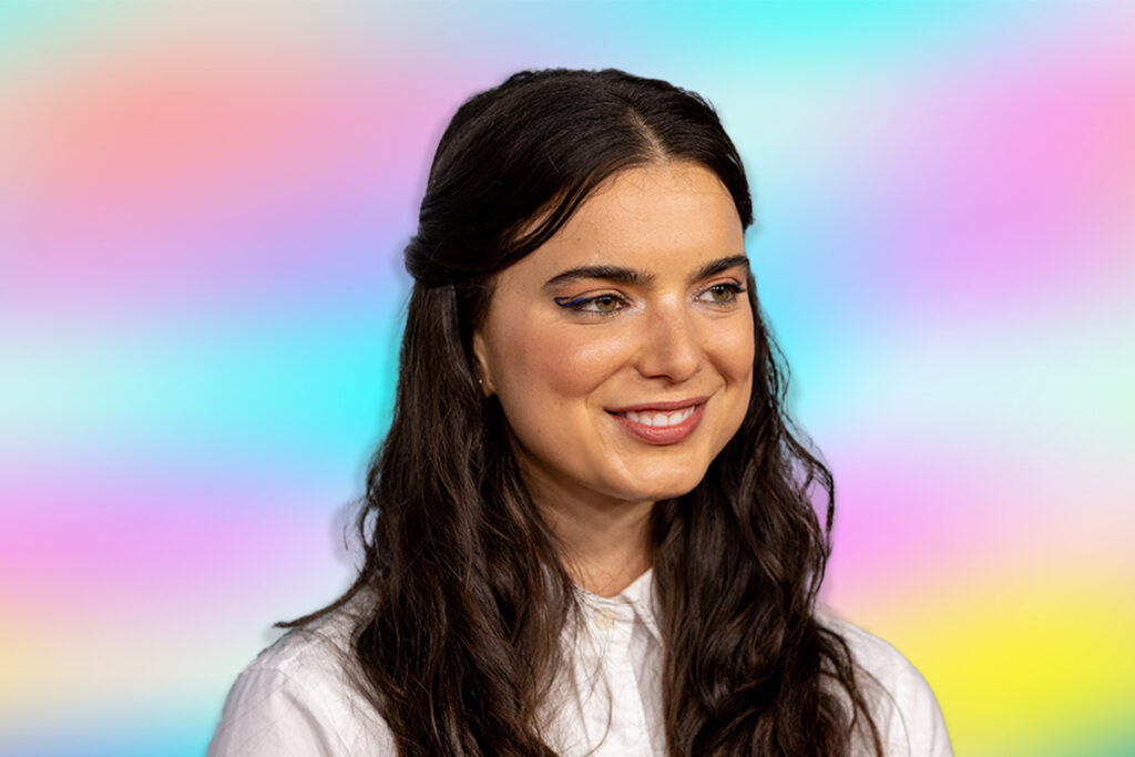 18 Things to Know About Jewish Actress Dylan Gelula - Hey Alma