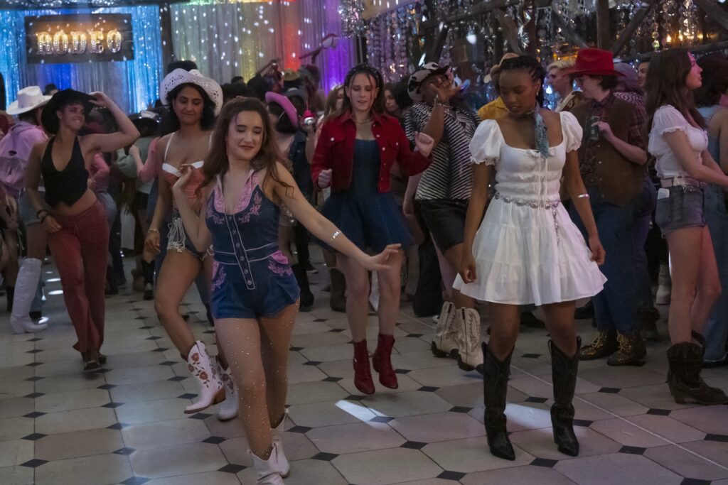 18 Things to Know About Jewish Singer Gracie Lawrence - Hey Alma