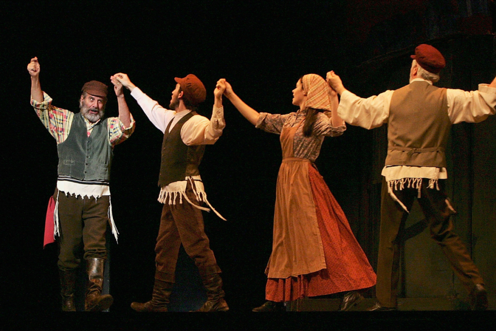 'Fiddler on the Roof' Reminds Me That Tradition Actually Isn't All or ...