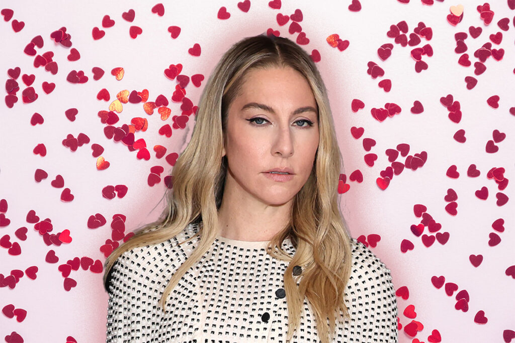 Who Is Este Haim Engaged To?! - Hey Alma