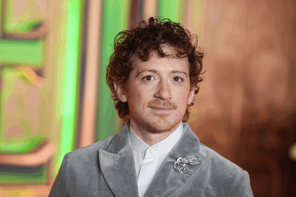 Ethan Slater's Bubbe Changed Him 'For Good' - Hey Alma